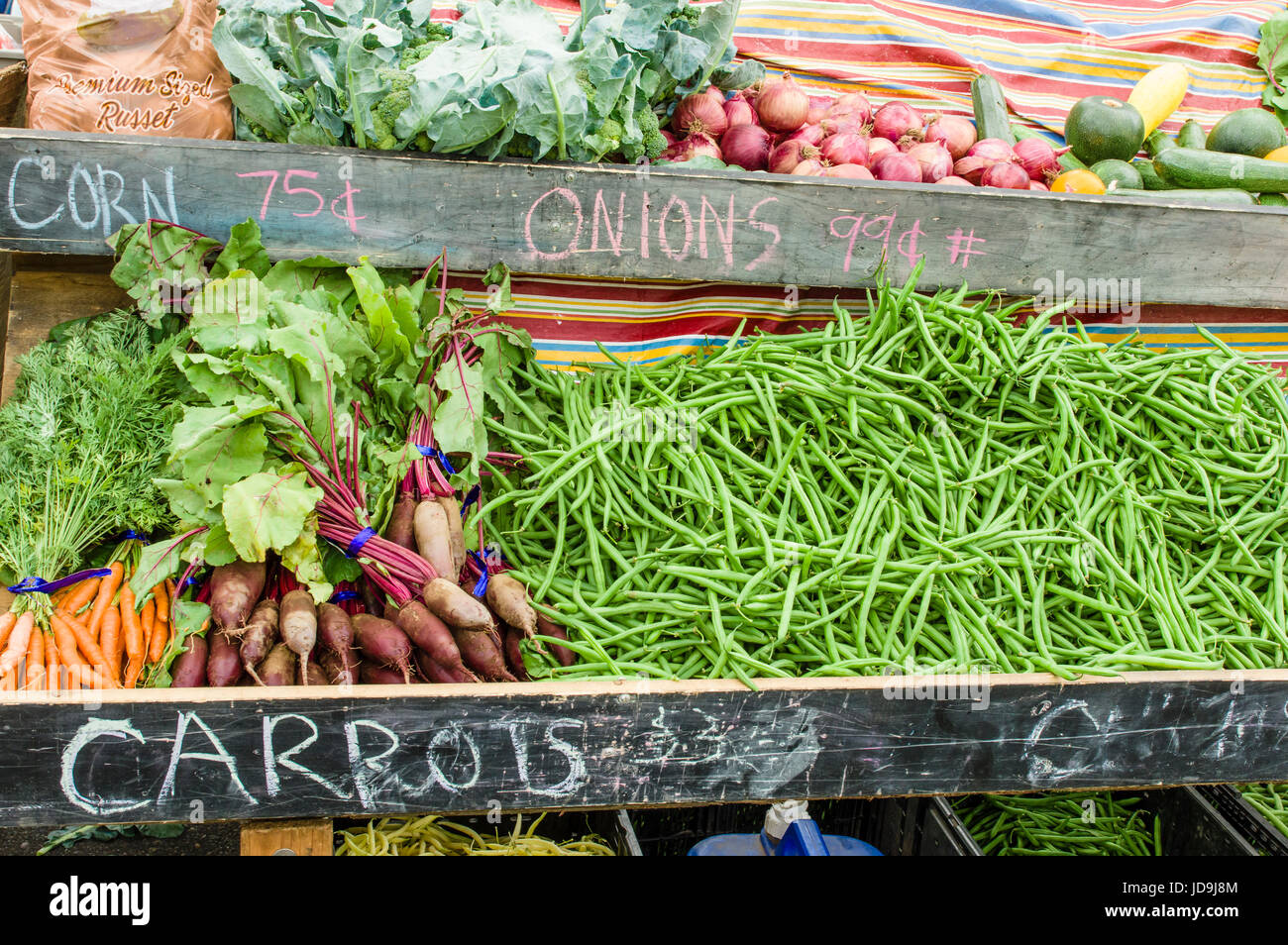 Vegetable display carrot carrots hi-res stock photography and images ...