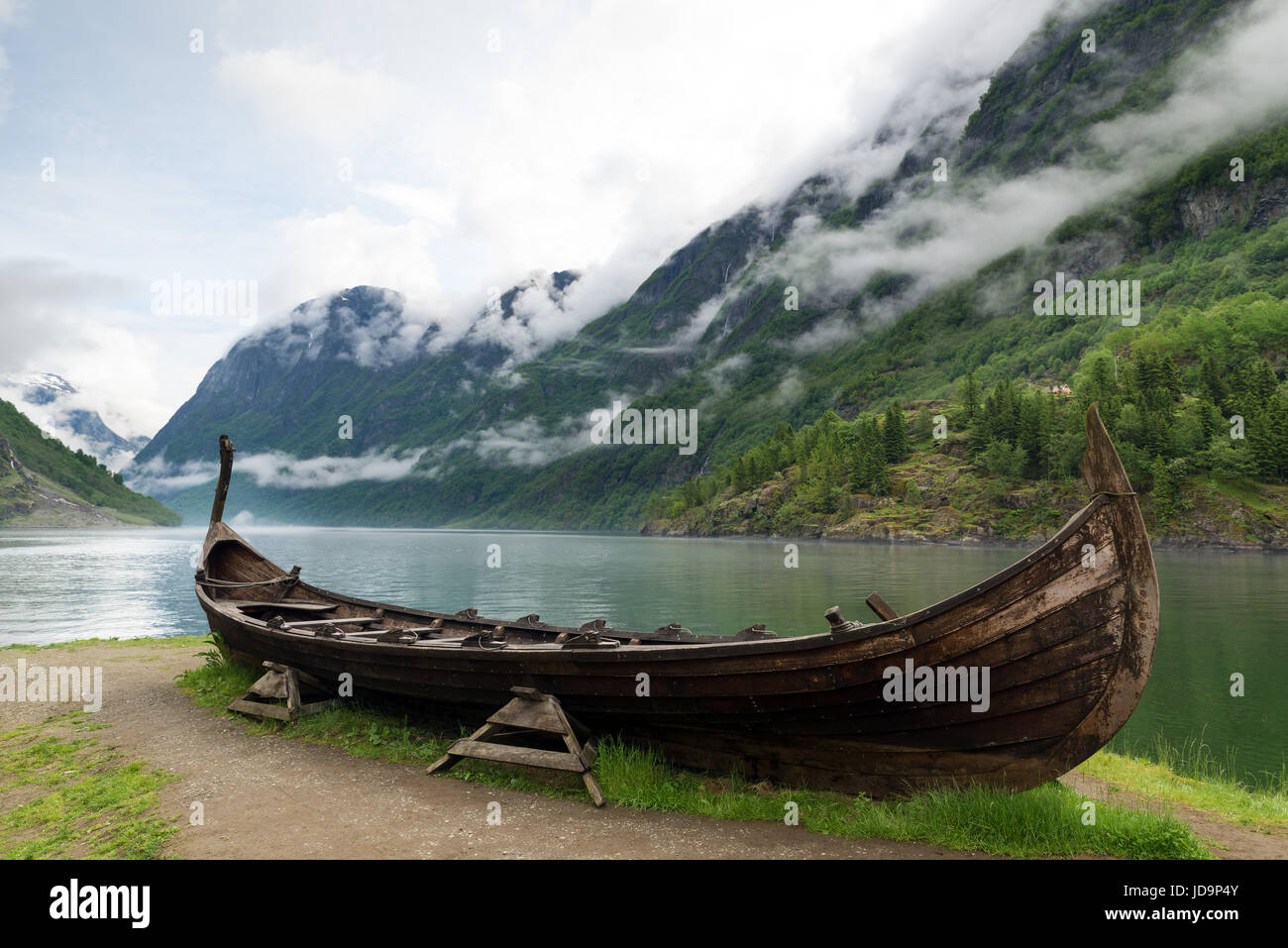 Reconstruction of a viking boat hi-res stock photography and images - Alamy