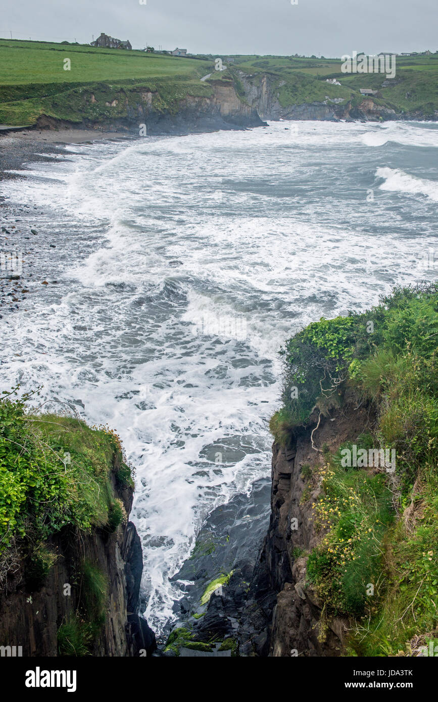 Windy day irish coast hi-res stock photography and images - Alamy