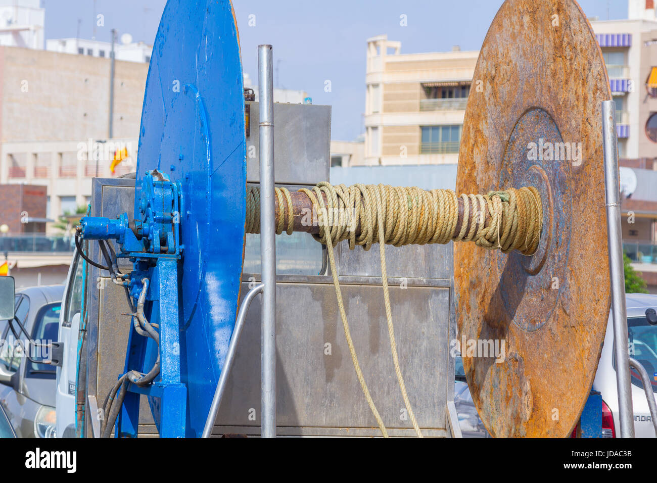Ship mooring moorings rope ropes hi-res stock photography and images ...
