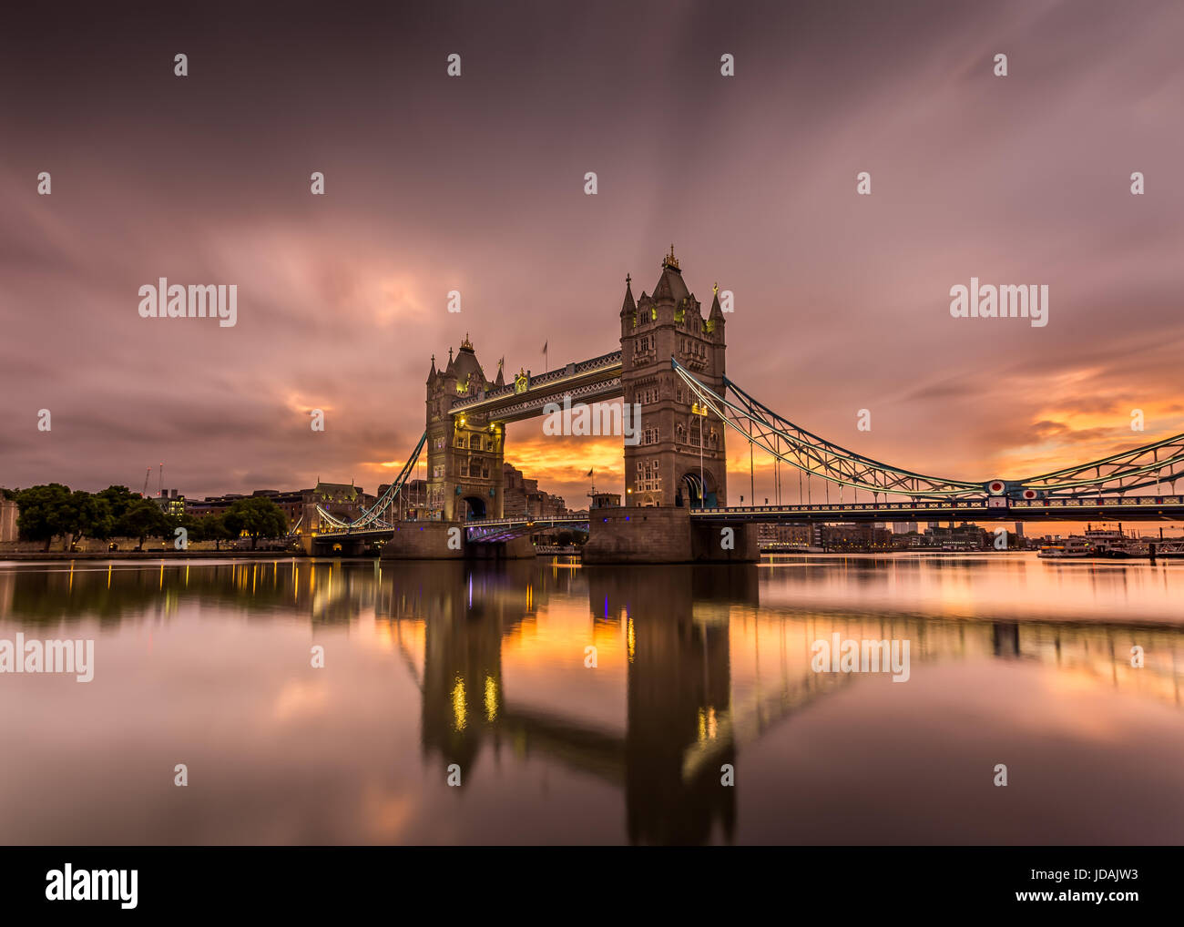 Tower Bridge Sunrise Stock Photo - Alamy