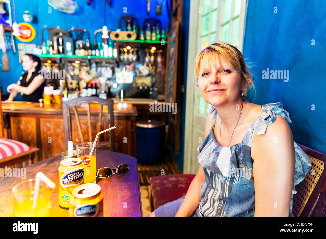 Cuban interior wall hi-res stock photography and images - Alamy