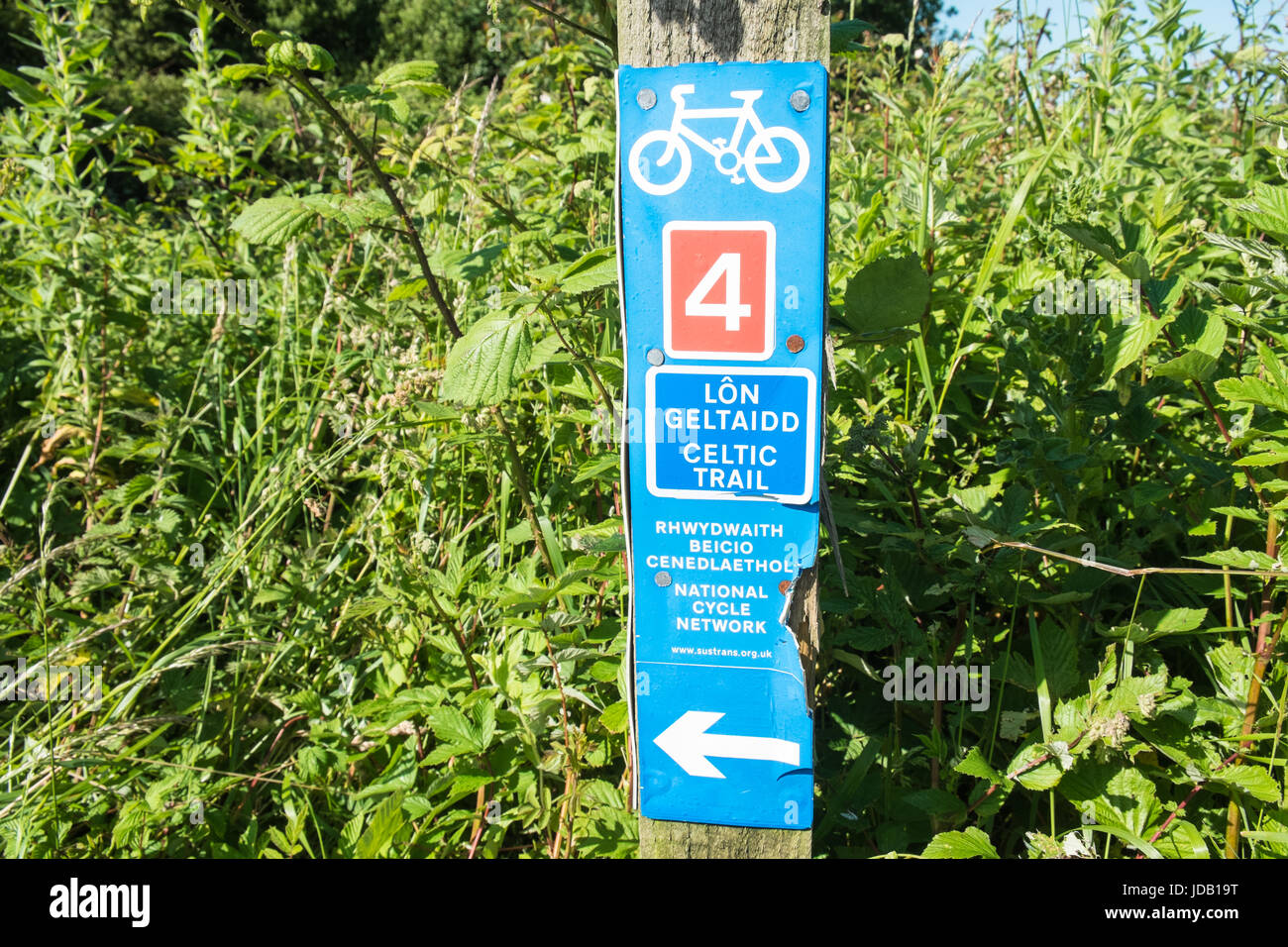 National cycle route 4 hi-res stock photography and images - Alamy