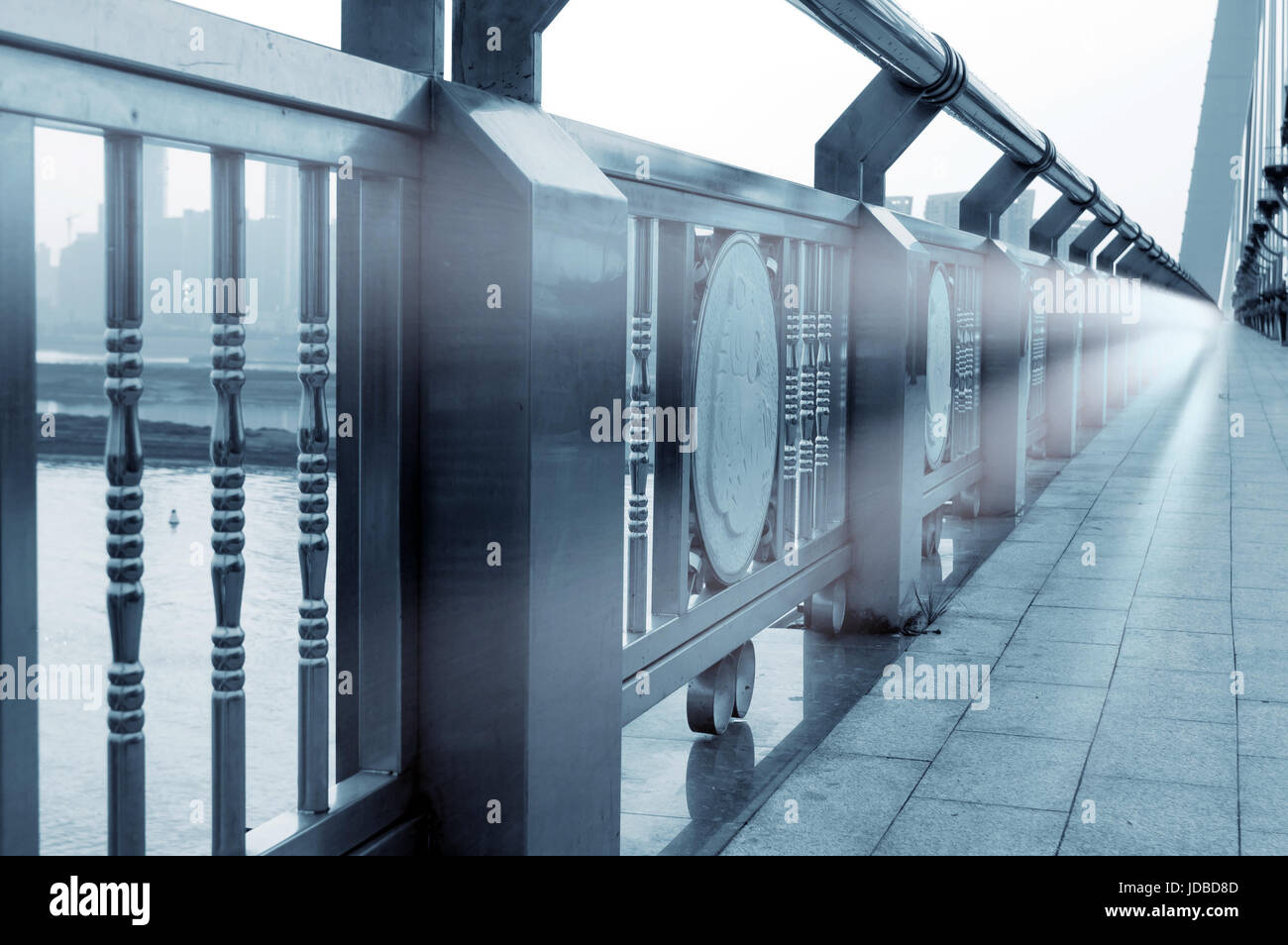 Bridge parapet hi-res stock photography and images - Alamy