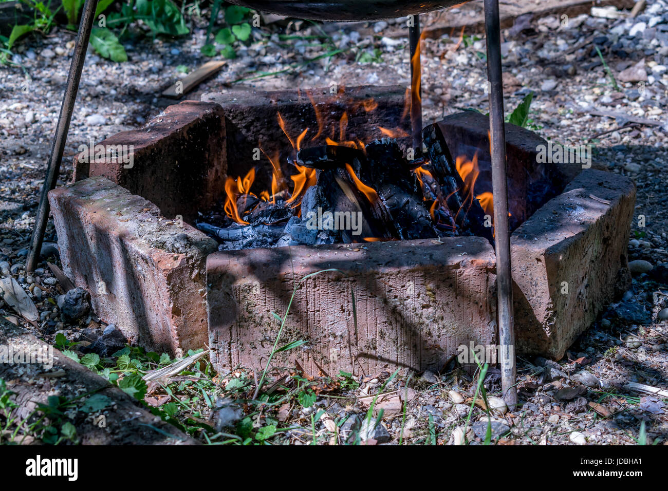 Detail of the fireplace under the Kettle Stock Photo - Alamy
