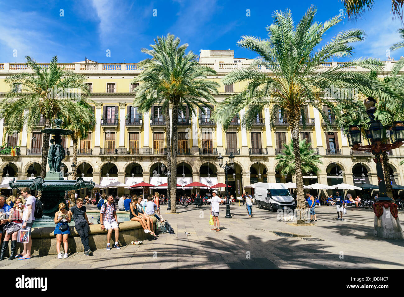 BARCELONA, SPAIN - AUGUST 05, 2016: People Gathering In Royal Square ...