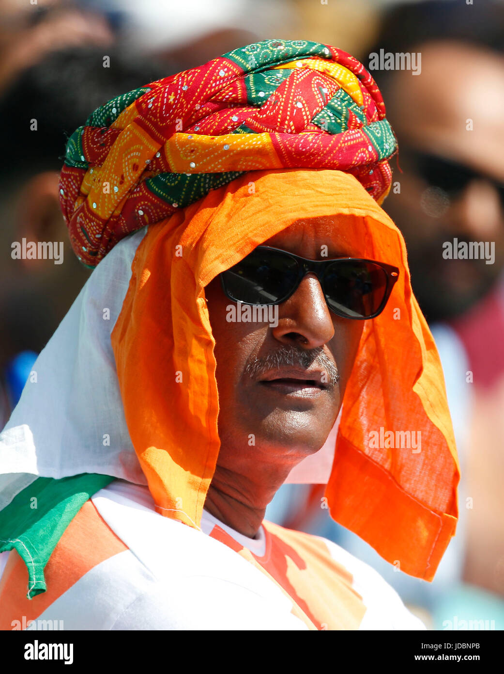 Cricket fans fancy dress hi-res stock photography and images - Alamy