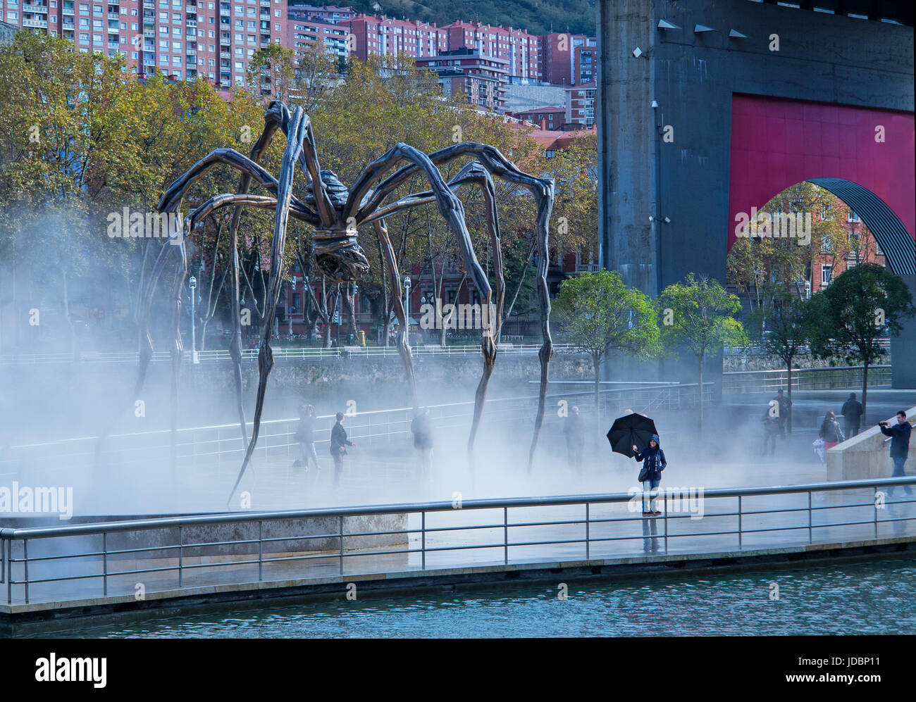 Louise bourgeois giant spider scuplture hi-res stock photography and ...