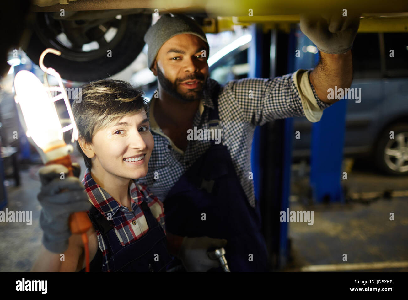 Car service workers Stock Photo - Alamy