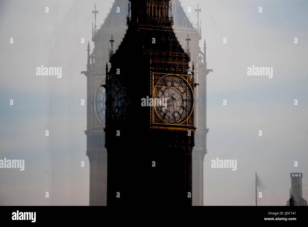 Big ben and the elizabeth tower hi-res stock photography and images - Alamy