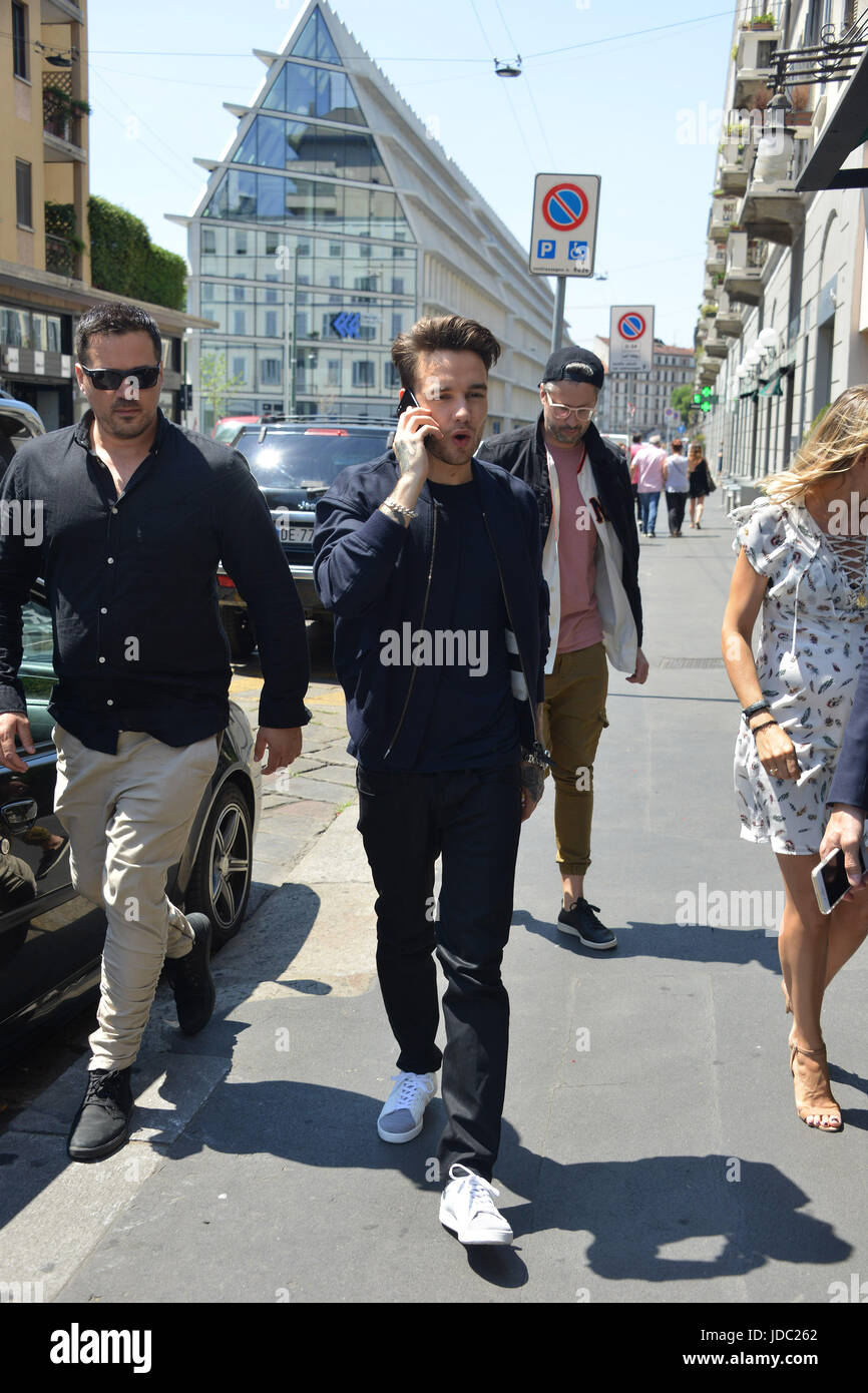 Milan, Liam Payne at the end of the parade of Giorgio Armani goes to a ...