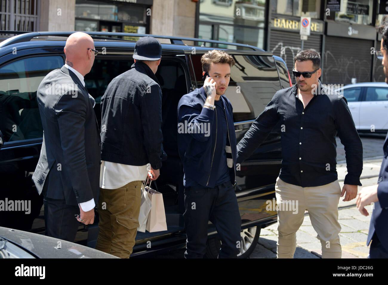 Milan, Liam Payne at the end of the parade of Giorgio Armani goes to a ...