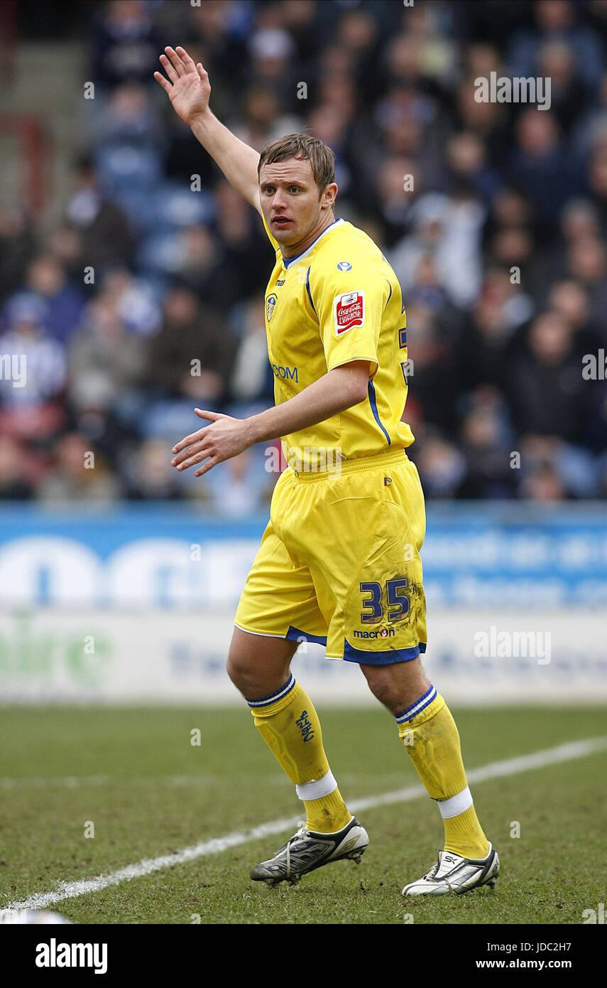LEE TRUNDLE LEEDS UNITED FC THE GALPHARM STADIUM HUDDERSFIELD ENGLAND ...