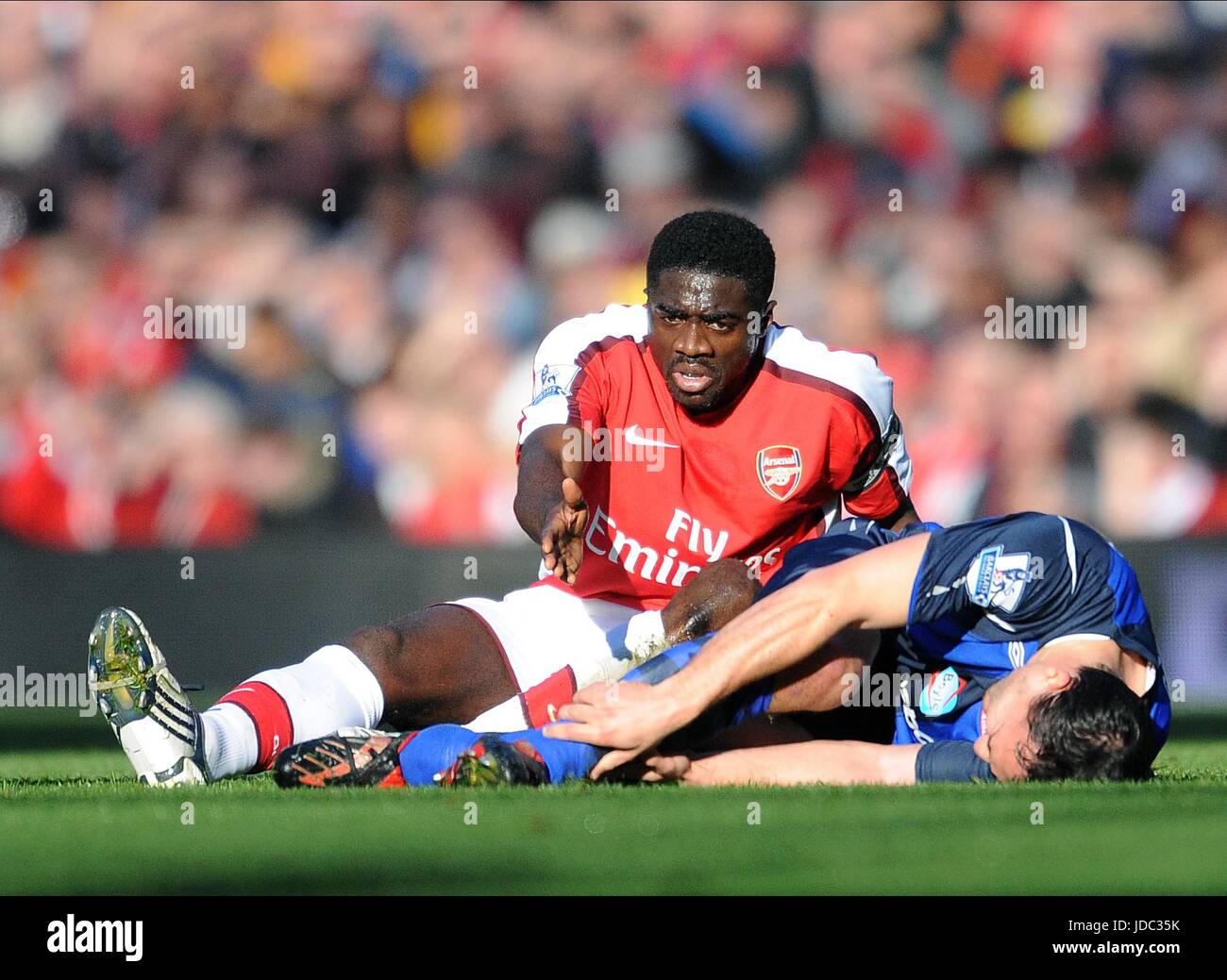 KOLO TOURE & ANDY REID ARSENAL V SUNDERLAND EMIRATES STADIUM LONDON ...