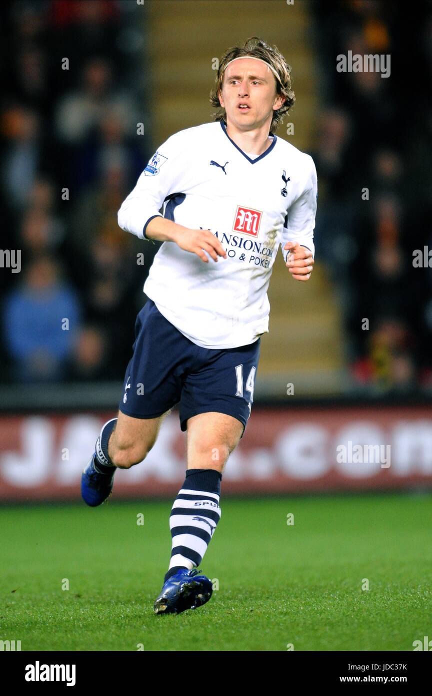 Luka modric tottenham hull hi-res stock photography and images - Alamy