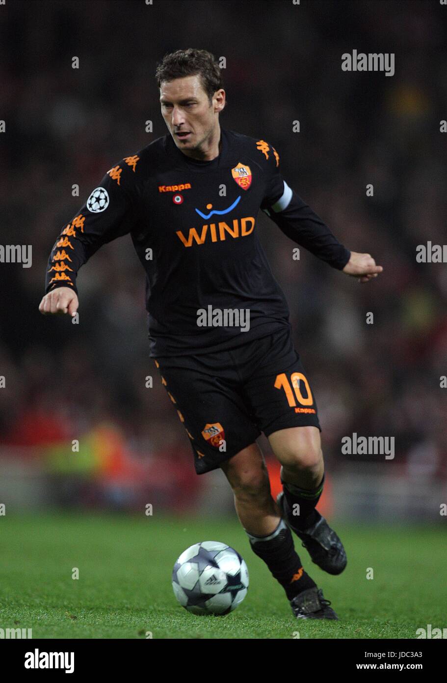 Emirates stadium francesco totti hi-res stock photography and images ...