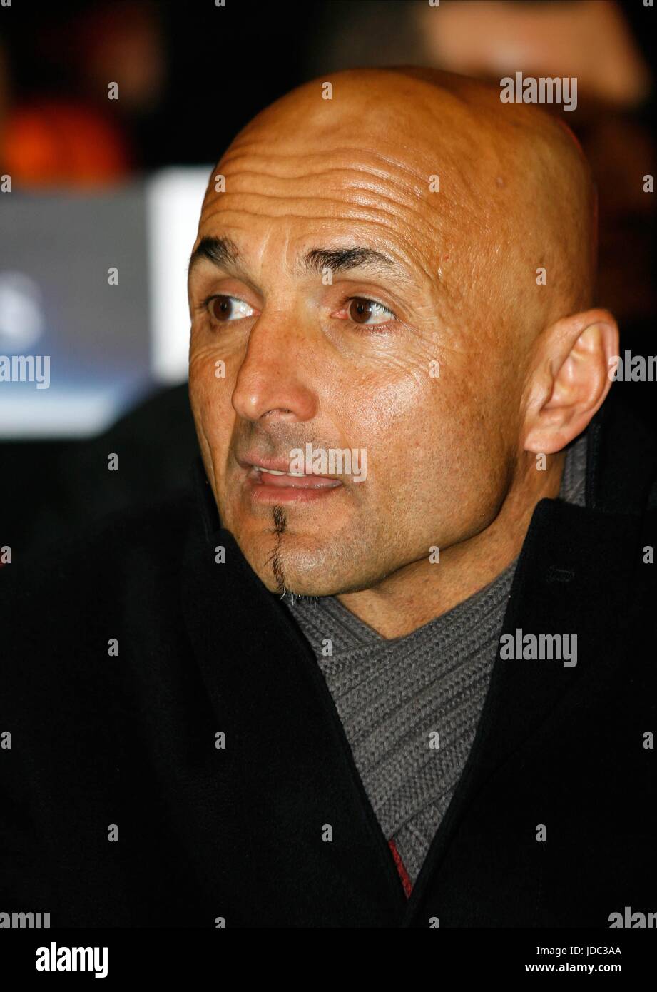 LUCIANO SPALLETTI AS ROMA COACH EMIRATES STADIUM LONDON ENGLAND 24 ...