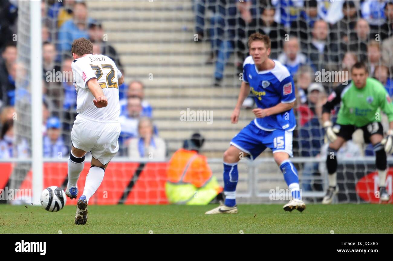 PETER LEVEN SCORES MK DONS V LEICESTER CITY STADIUMMK MILTON KEYNES ...