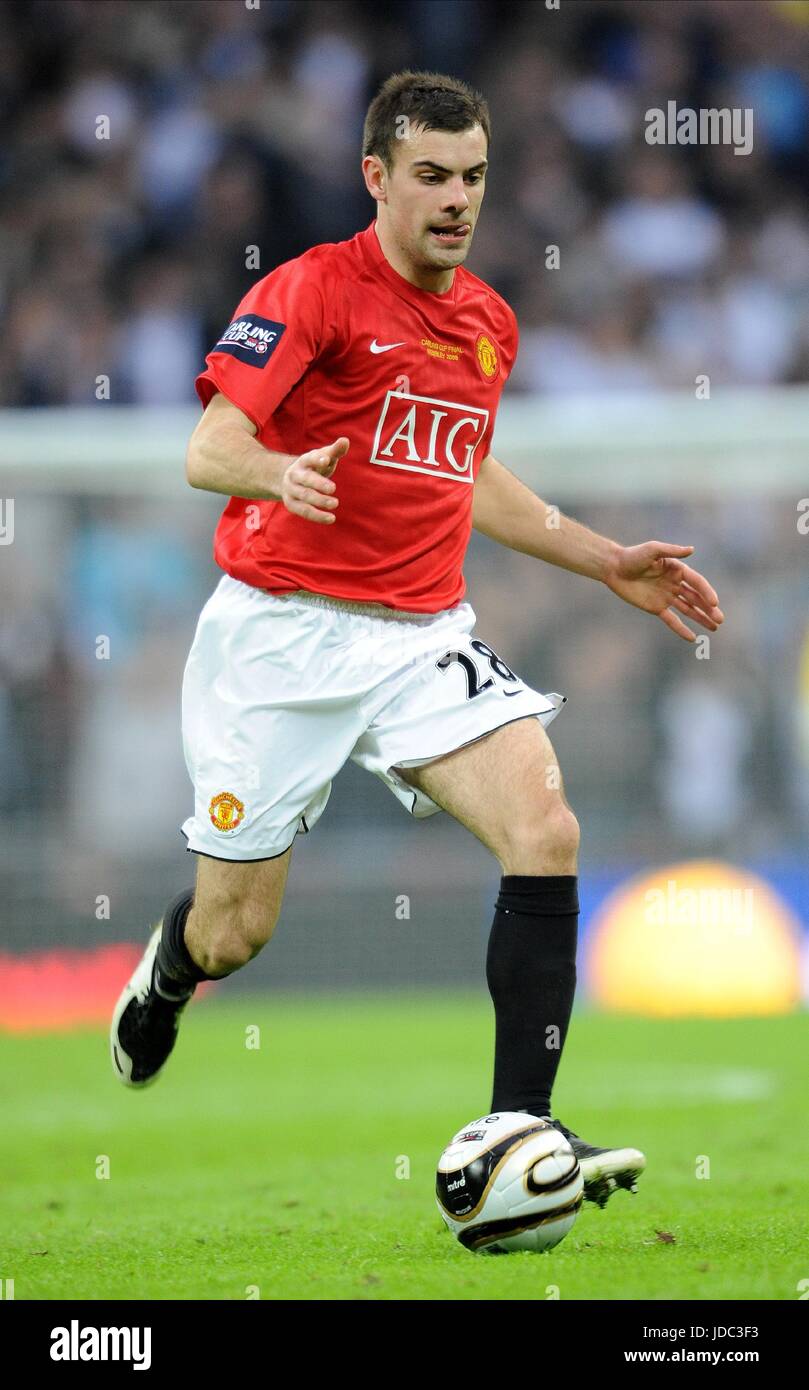 DARRON GIBSON MANCHESTER UNITED FC WEMBLEY STADIUM LONDON ENGLAND 01 ...