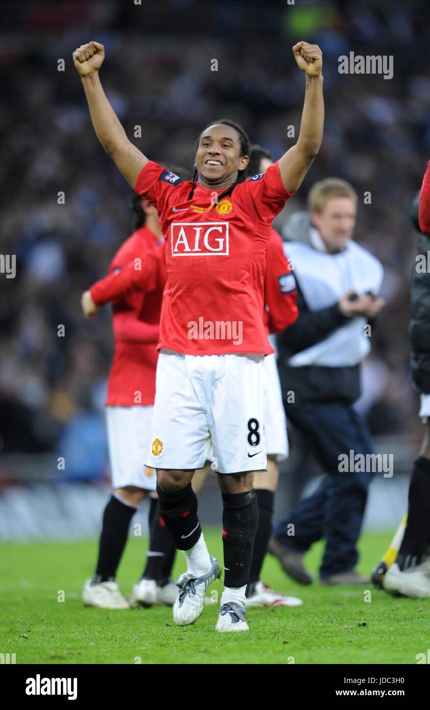 ANDERSON CELEBRATES MAN UTD V TOTTENHAM HOTSPUR WEMBLEY STADIUM LONDON ...