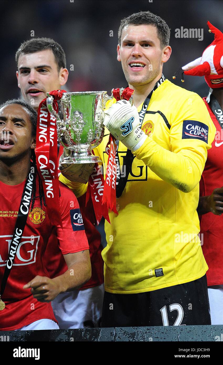 DARRON GIBSON & BEN FOSTER MANCHESTER UNITED FC WEMBLEY STADIUM LONDON ...