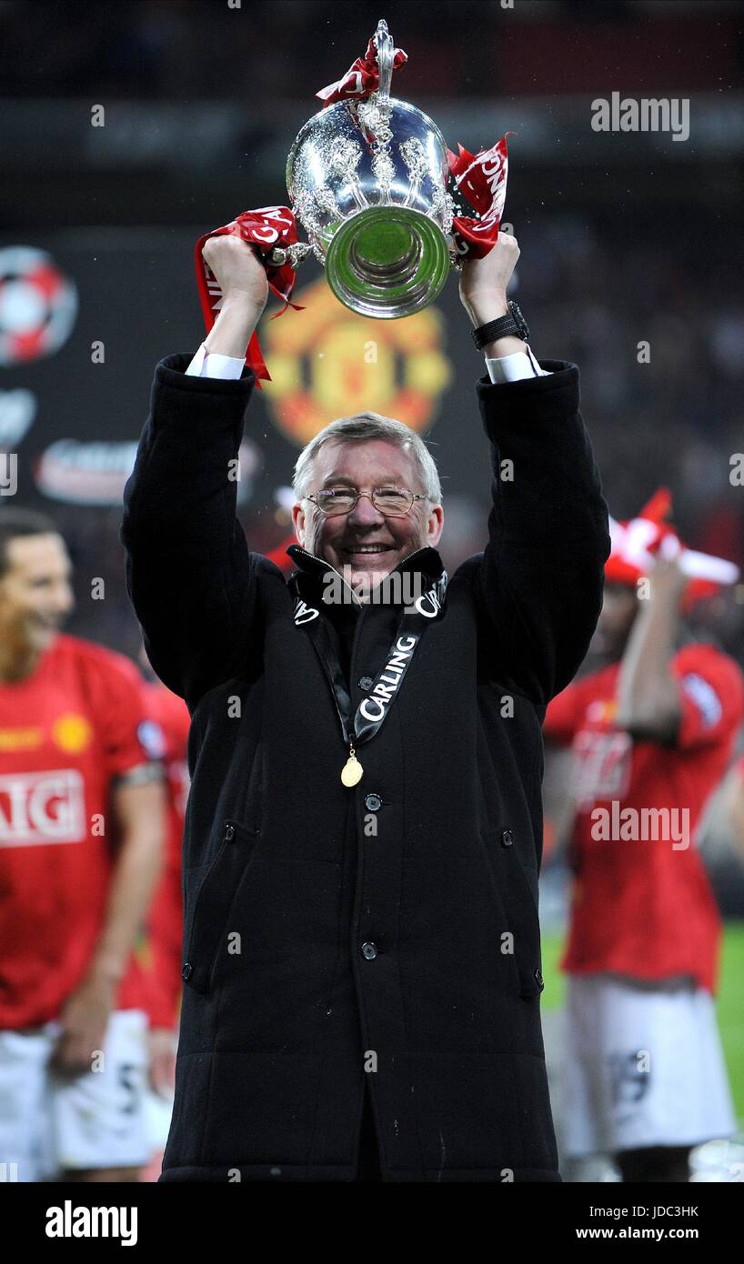 SIR ALEX FERGUSON MANCHESTER UNITED FC MANAGER WEMBLEY STADIUM LONDON ...