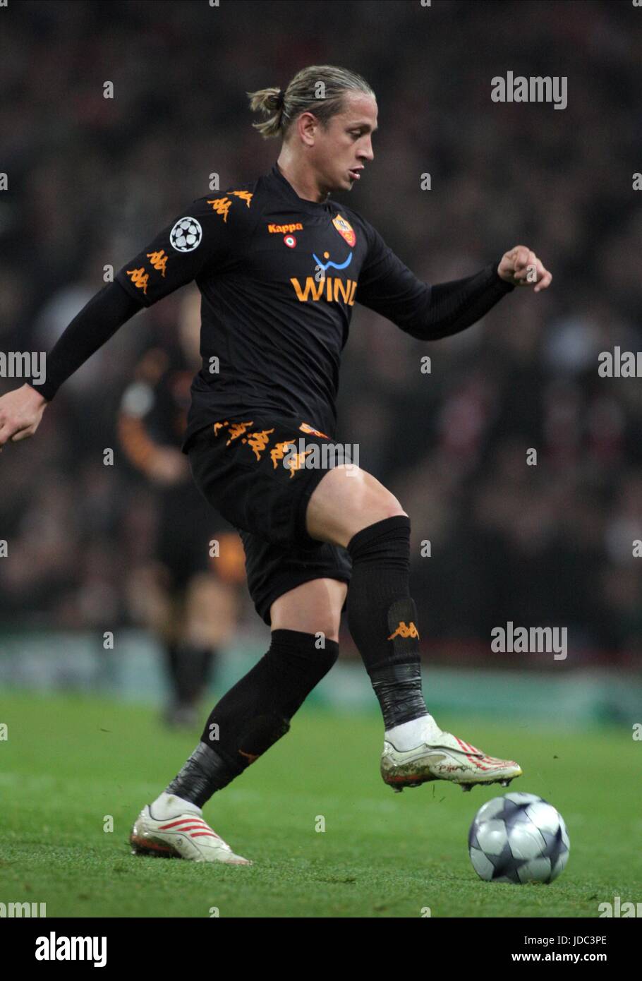 Emirates stadium philippe mexes hi-res stock photography and images - Alamy