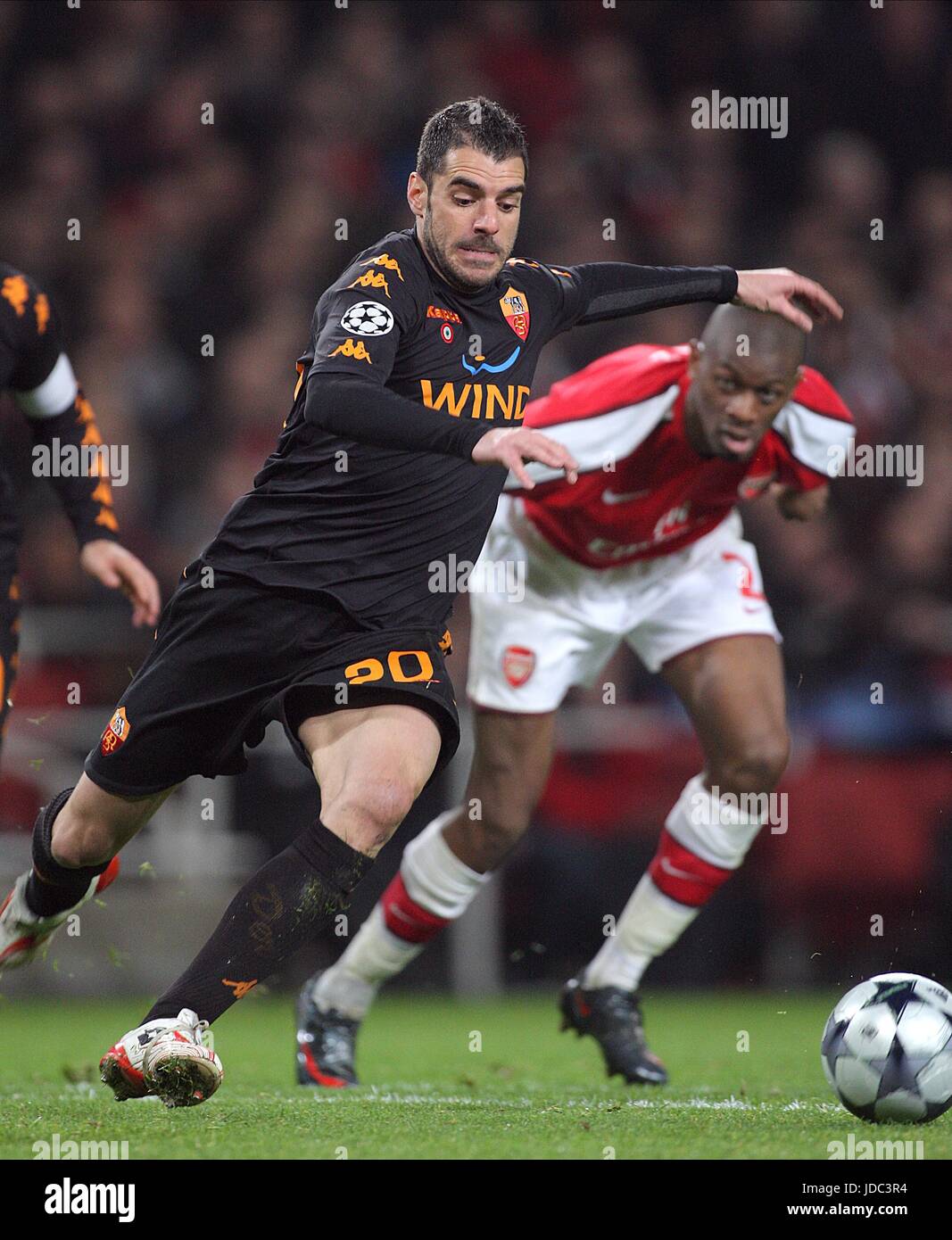 Simone perrotta roma hi-res stock photography and images - Alamy