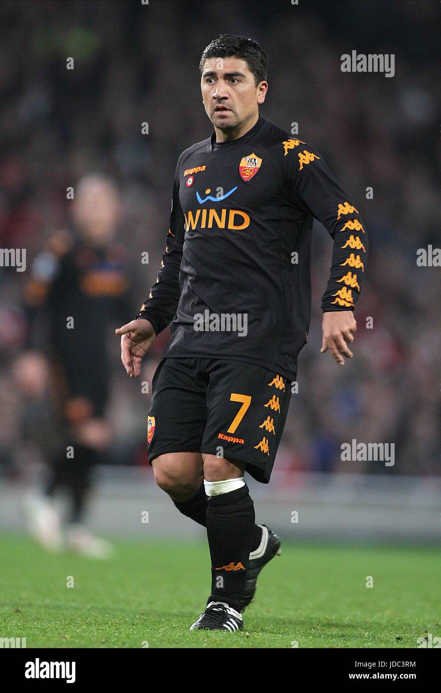 DAVID PIZARRO AS ROMA EMIRATES STADIUM LONDON ENGLAND 24 February 2009 ...
