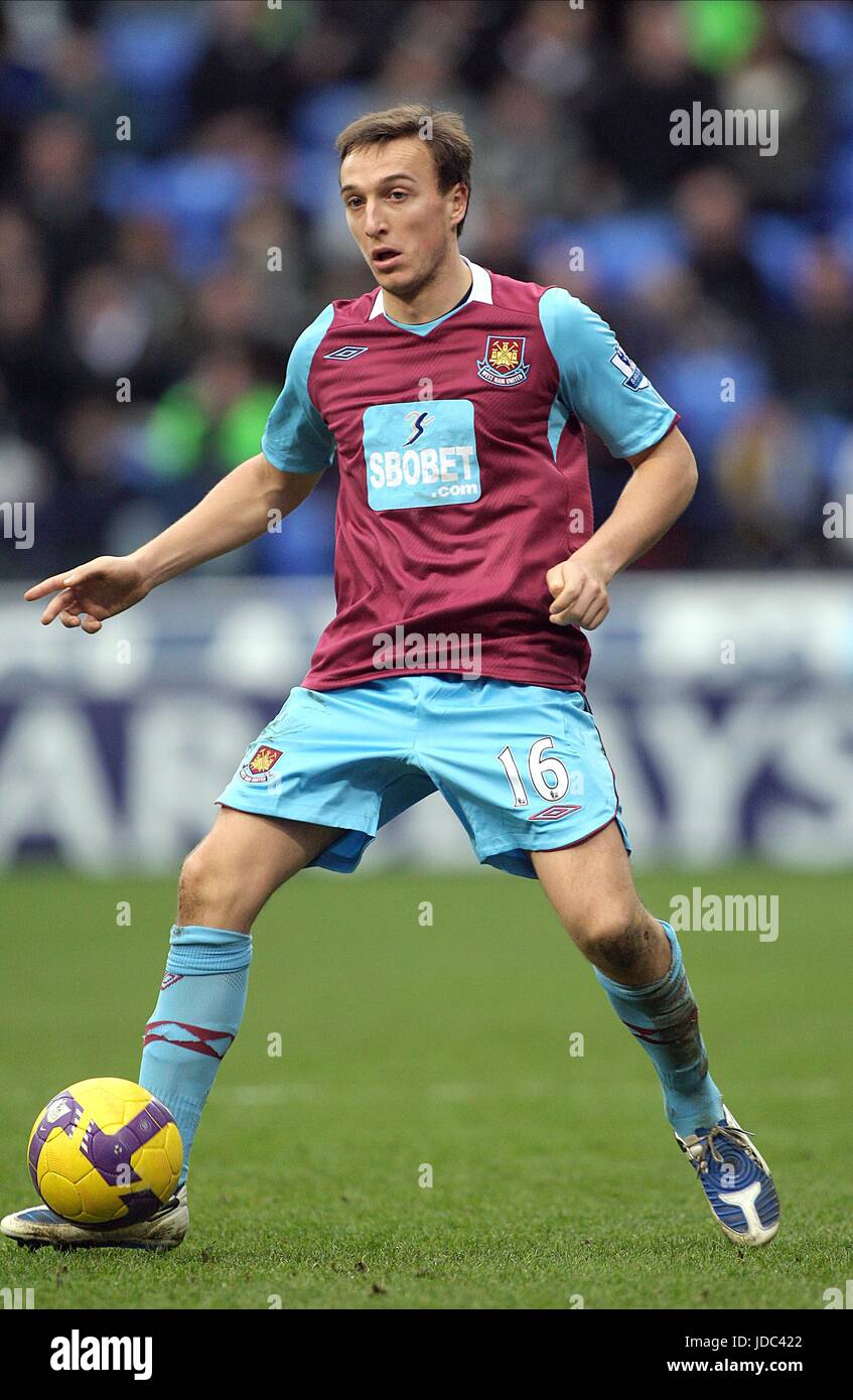 Mark noble of west ham united hi-res stock photography and images - Alamy