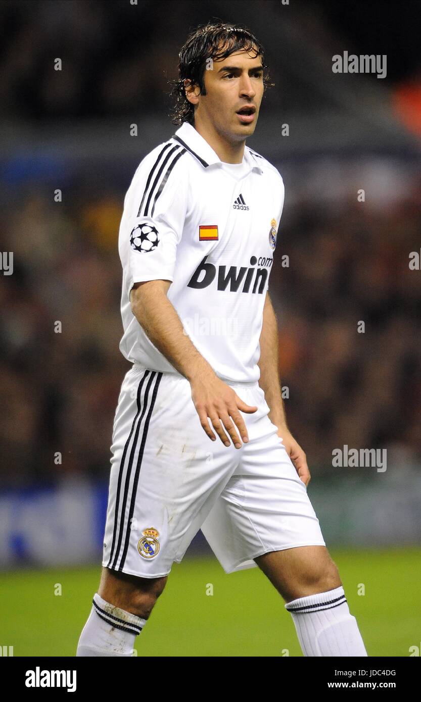 RAUL REAL MADRID ANFIELD LIVERPOOL ENGLAND 10 March 2009 Stock Photo ...