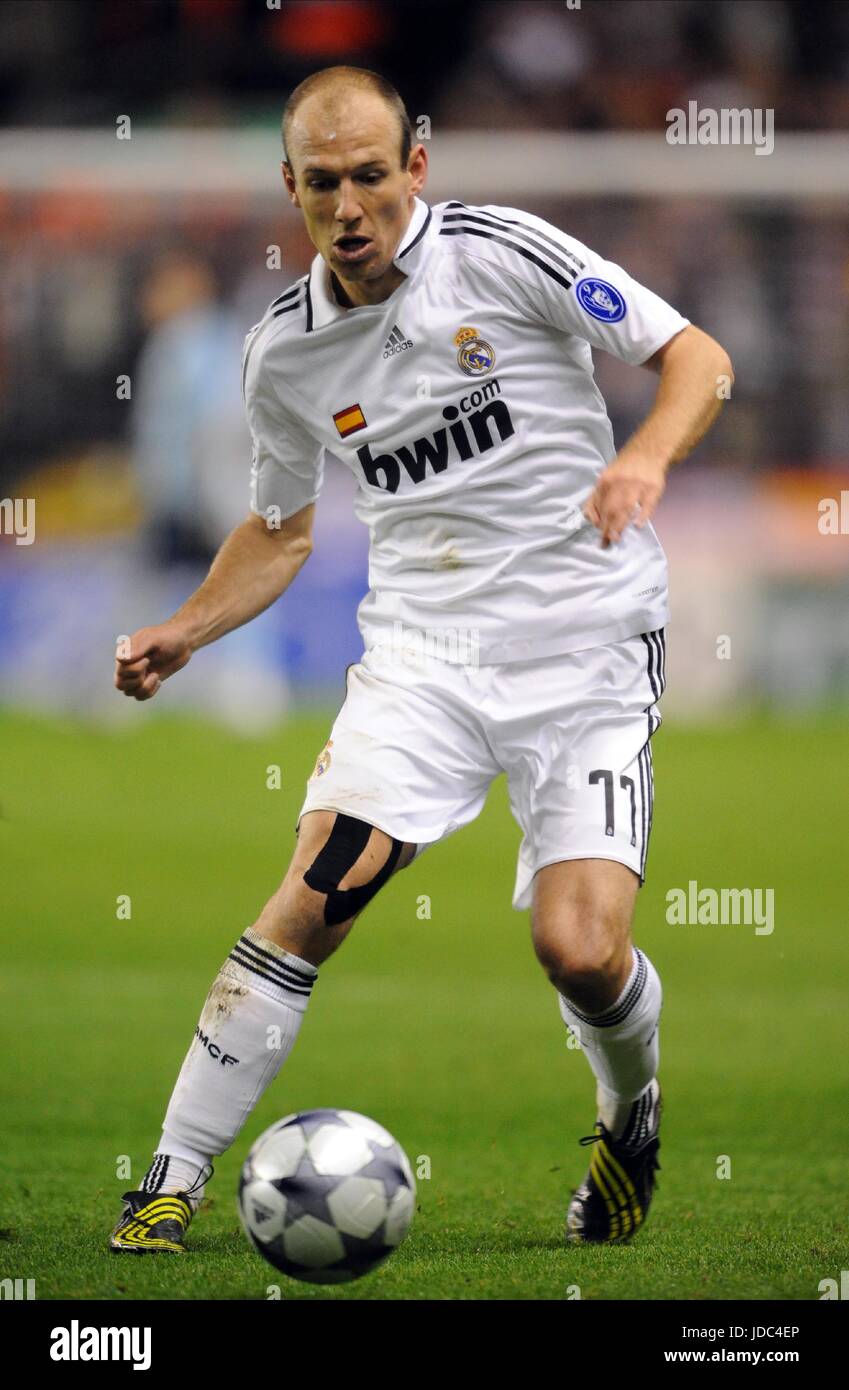 ARJEN ROBBEN REAL MADRID ANFIELD LIVERPOOL ENGLAND 10 March 2009 Stock ...