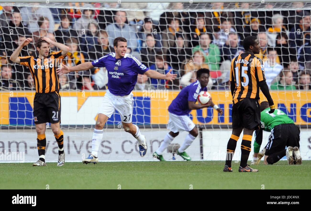 STEVEN TAYLOR CELEBRATES GOAL HULL V NEWCASTLE KC STADIUM HULL ENGLAND ...