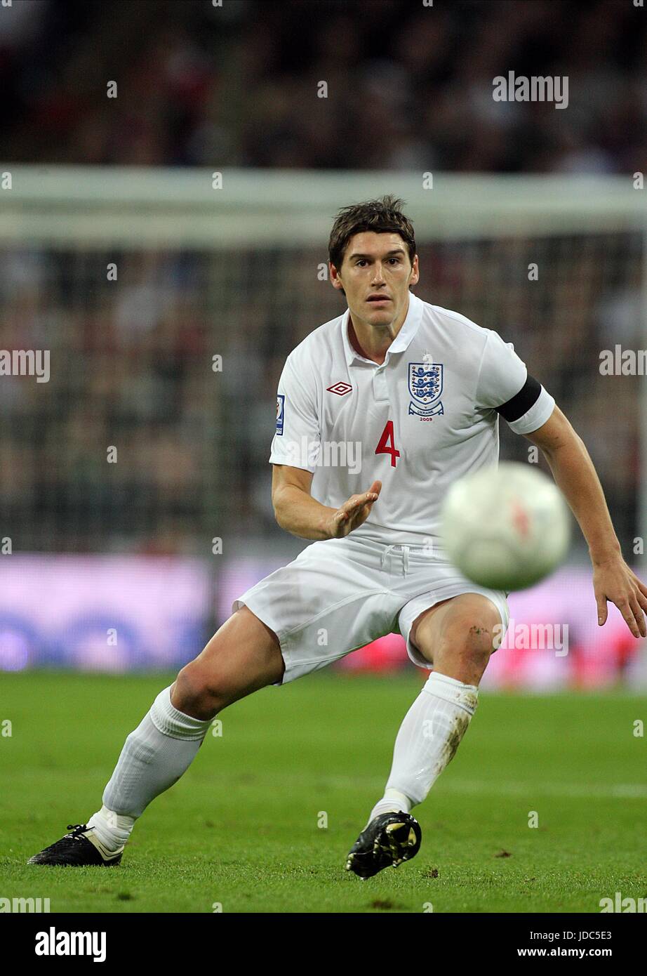 GARETH BARRY ENGLAND & ASTON VILLA FC WEMBLEY STADIUM LONDON ENGLAND 01 ...