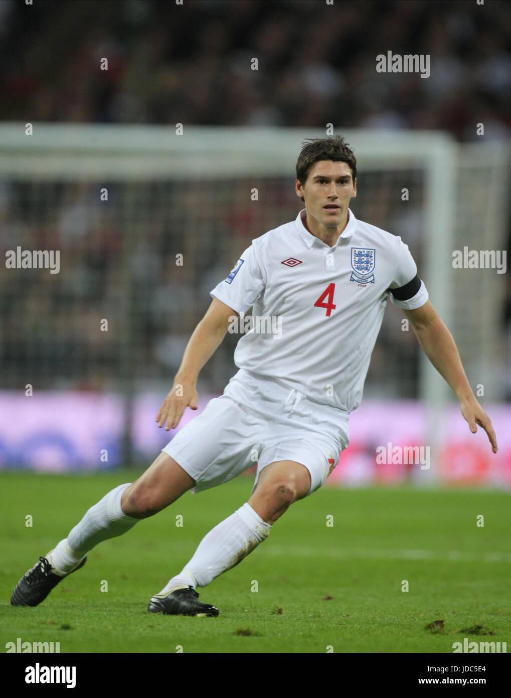 GARETH BARRY ENGLAND & ASTON VILLA FC WEMBLEY STADIUM LONDON ENGLAND 01 ...