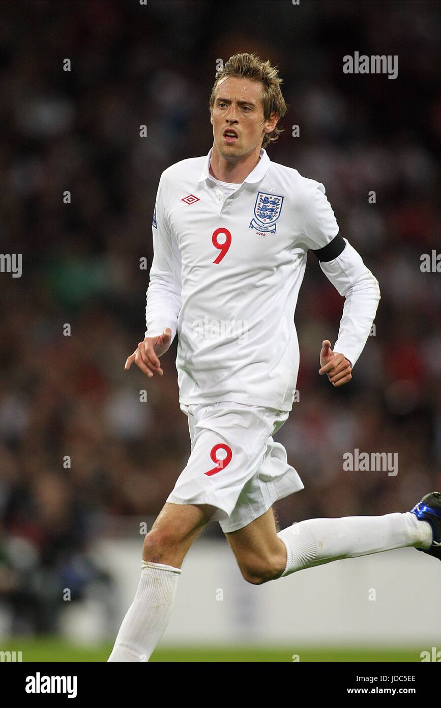 PETER CROUCH ENGLAND & PORTSMOUTH FC WEMBLEY STADIUM LONDON ENGLAND 01 ...