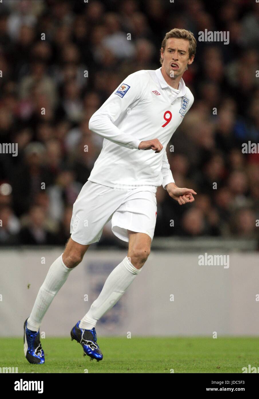 PETER CROUCH ENGLAND & PORTSMOUTH FC WEMBLEY STADIUM LONDON ENGLAND 01 ...