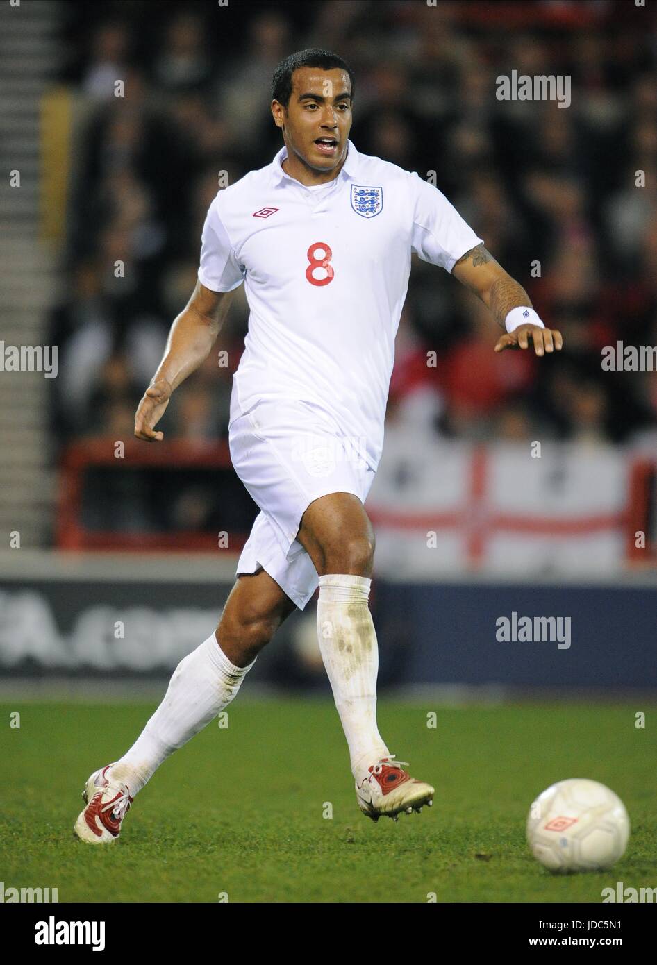 TOM HUDDLESTONE ENGLAND & TOTTENHAM HOTSPUR FC THE CITY GROUND ...