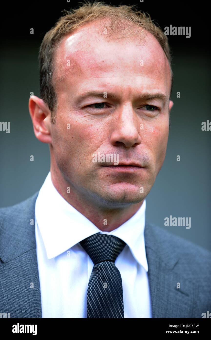Alan shearer newcastle manager hi-res stock photography and images - Alamy