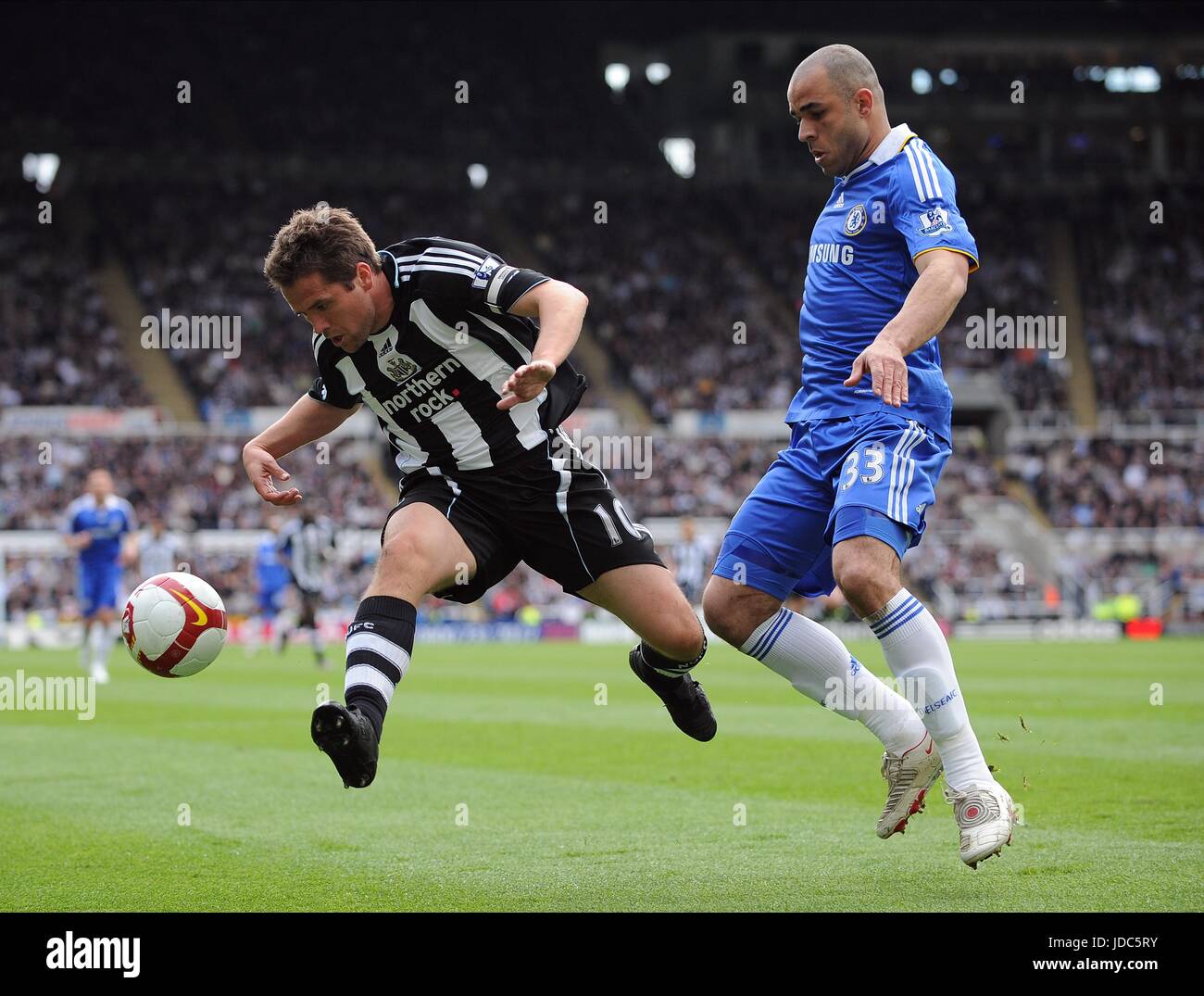 MICHAEL OWEN & ALEX NEWCASTLE V CHELSEA ST JAMES PARK NEWCASTLE ENGLAND ...
