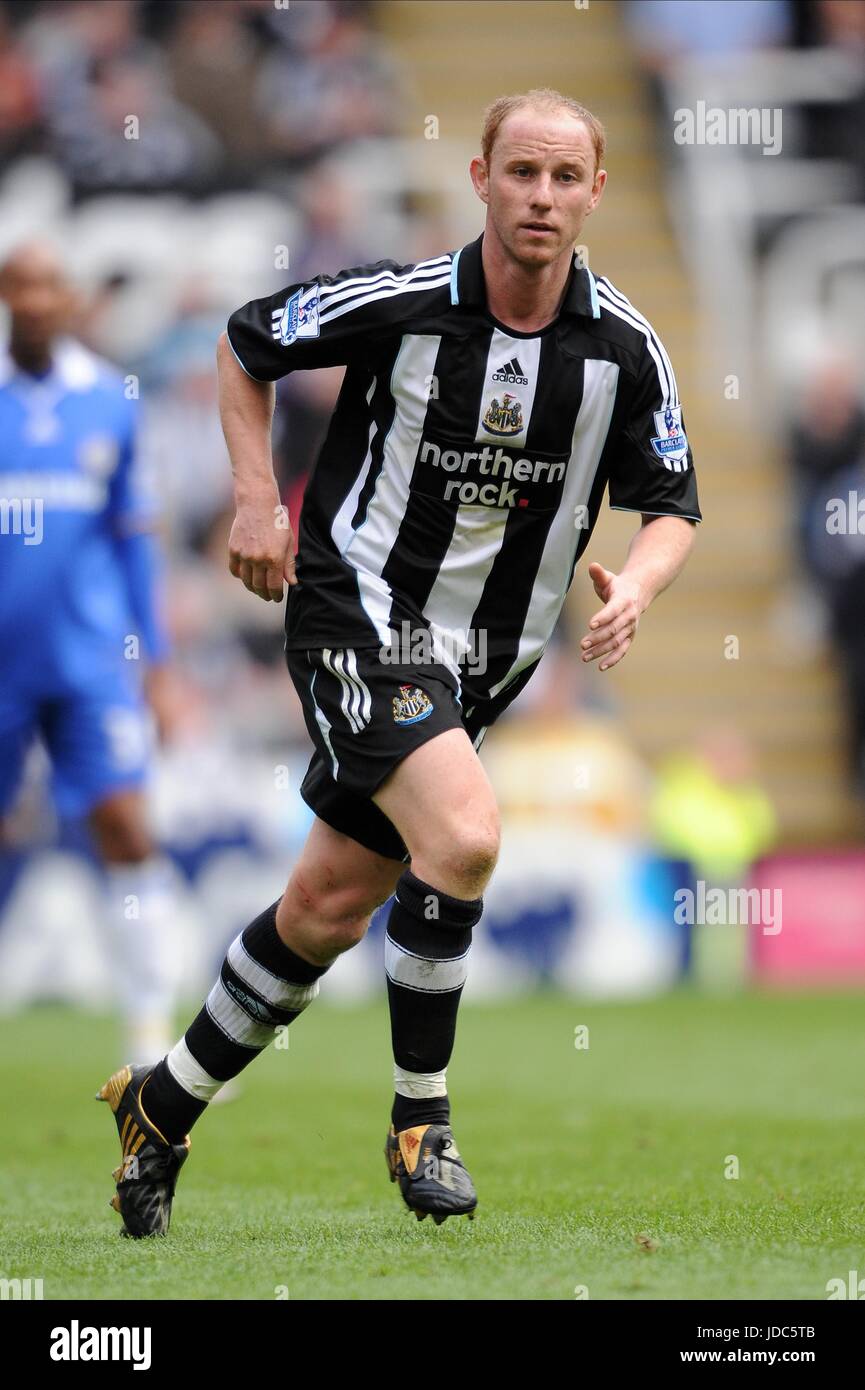 NICKY BUTT NEWCASTLE UNITED FC ST JAMES PARK NEWCASTLE ENGLAND 04 April ...