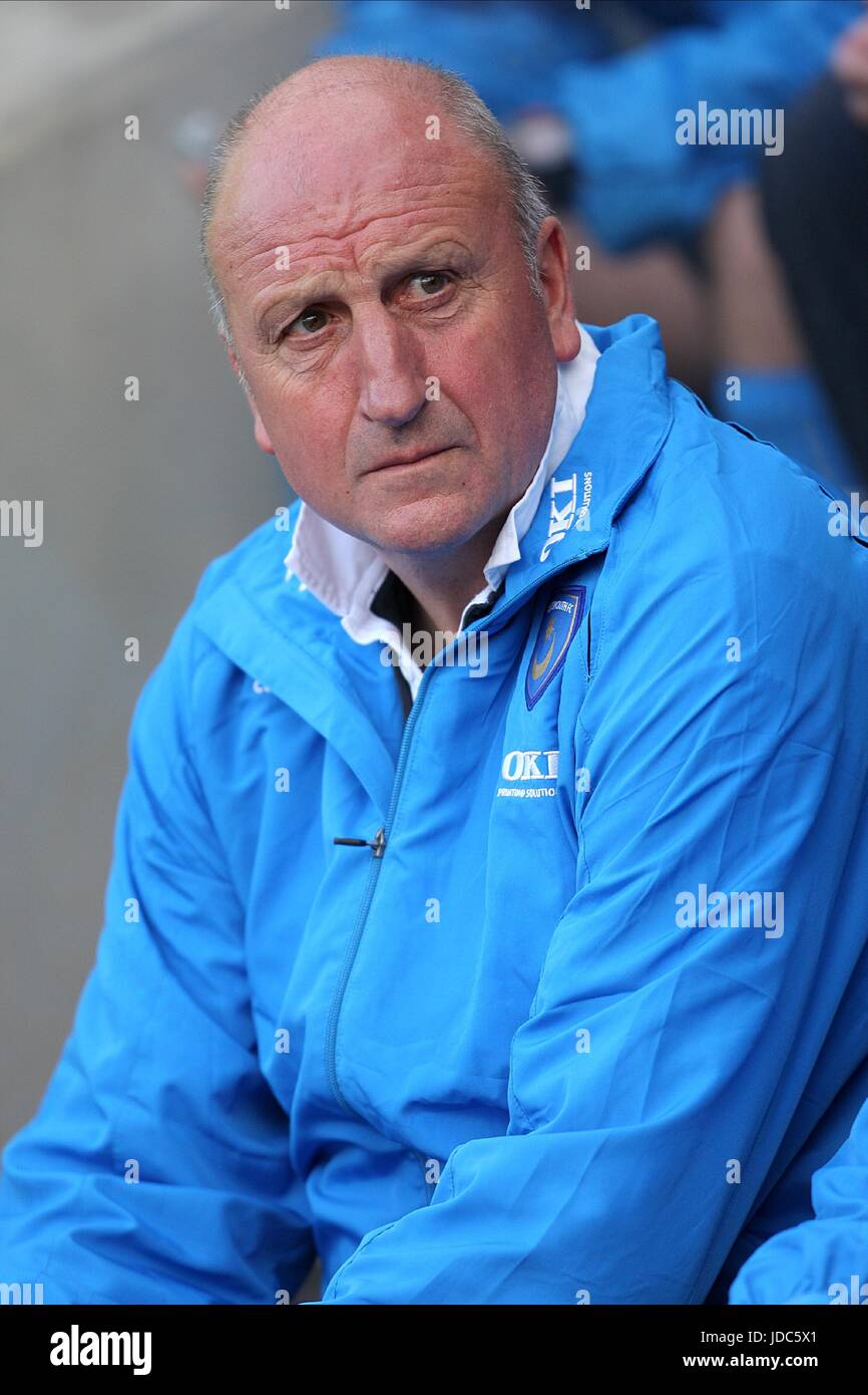 Paul hart the portsmouth manager hi-res stock photography and images ...