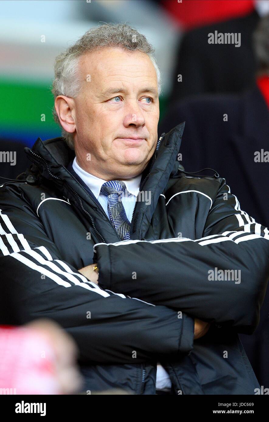RICK PARRY LIVERPOOL FC CHIEF EXECUTIVE ANFIELD LIVERPOOL ENGLAND 08 ...