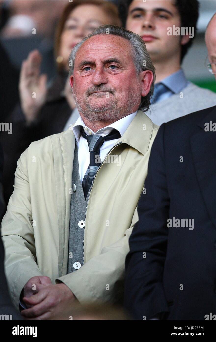 Frank lampard and his father hi-res stock photography and images - Alamy