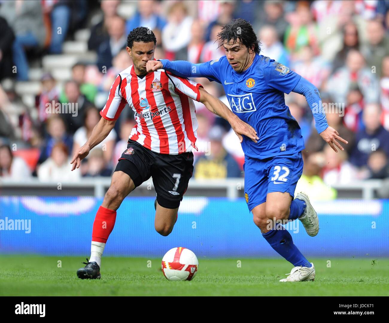 CARLOS EDWARDS & CARLOS TEVEZ SUNDERLAND V MANCHESTER UNITED STADIUM OF ...