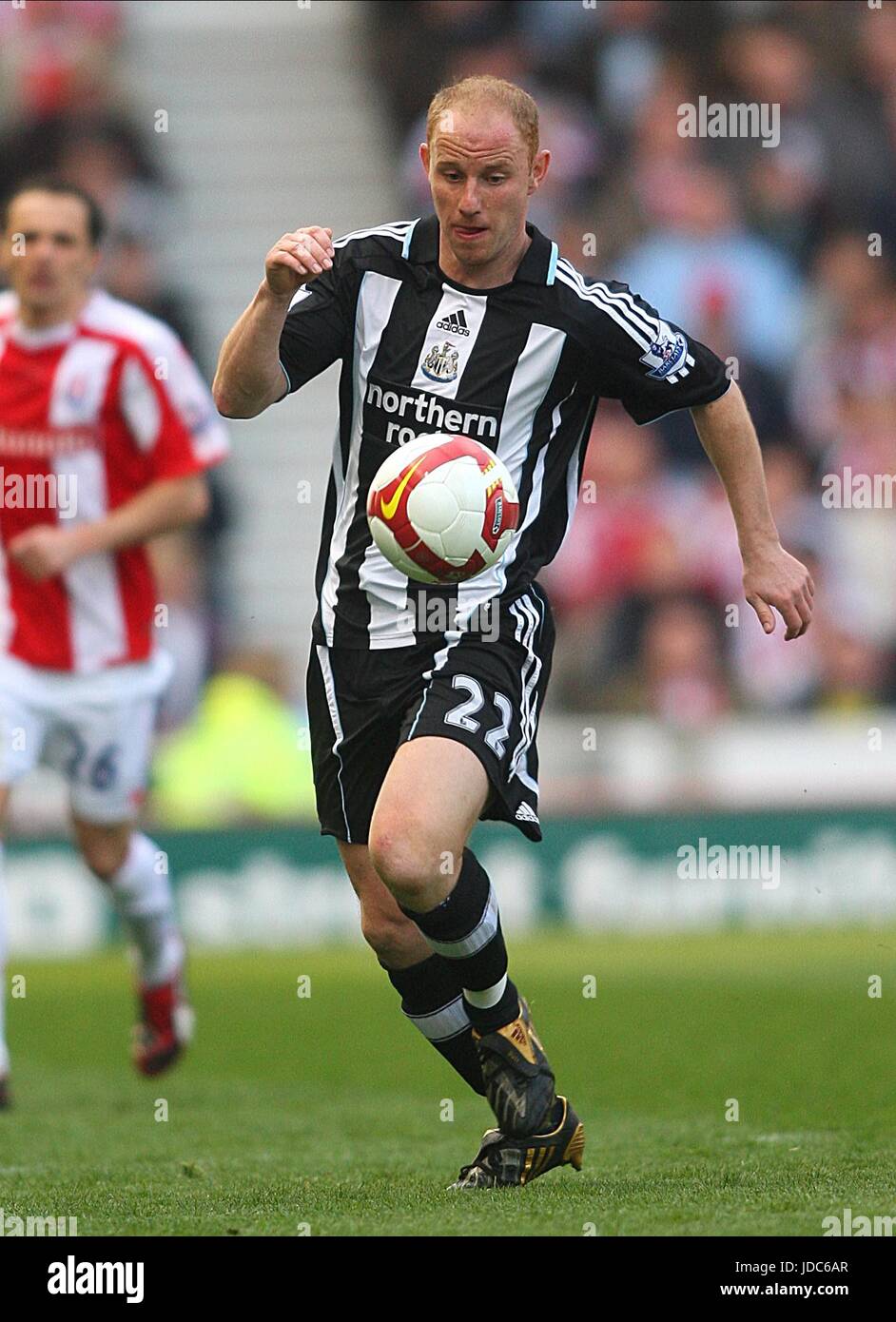 NICKY BUTT NEWCASTLE UNITED FC BRITANNIA STADIUM STOKE ENGLAND 11 April ...