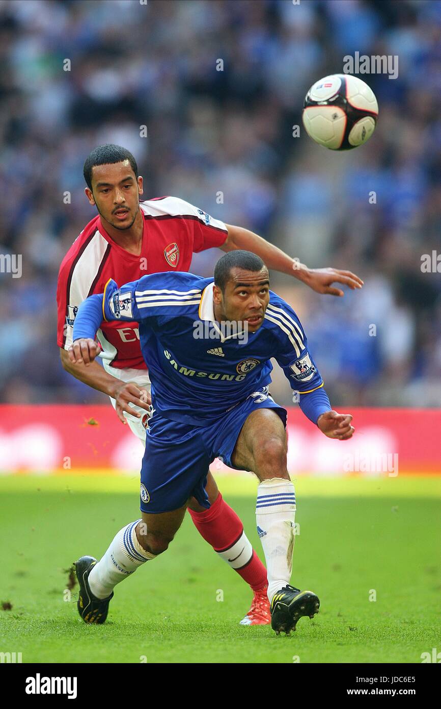 ASHLEY COLE & THEO WALCOTT ARSENAL V CHELSEA WEMBLEY STADIUM LONDON ...