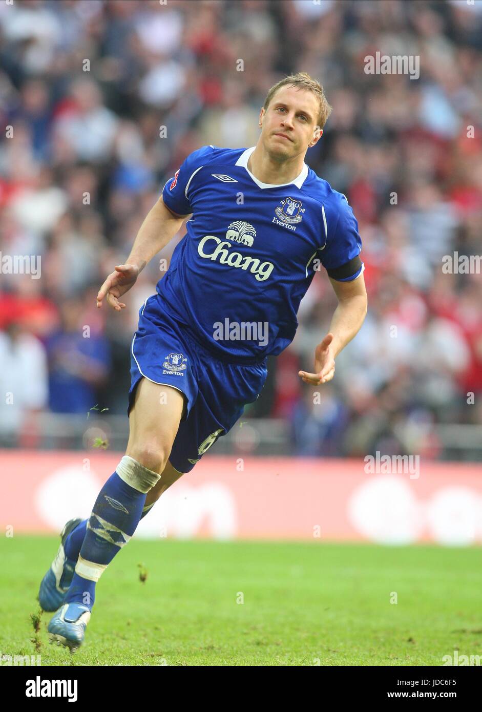Phil jagielka everton celebrates hi-res stock photography and images ...
