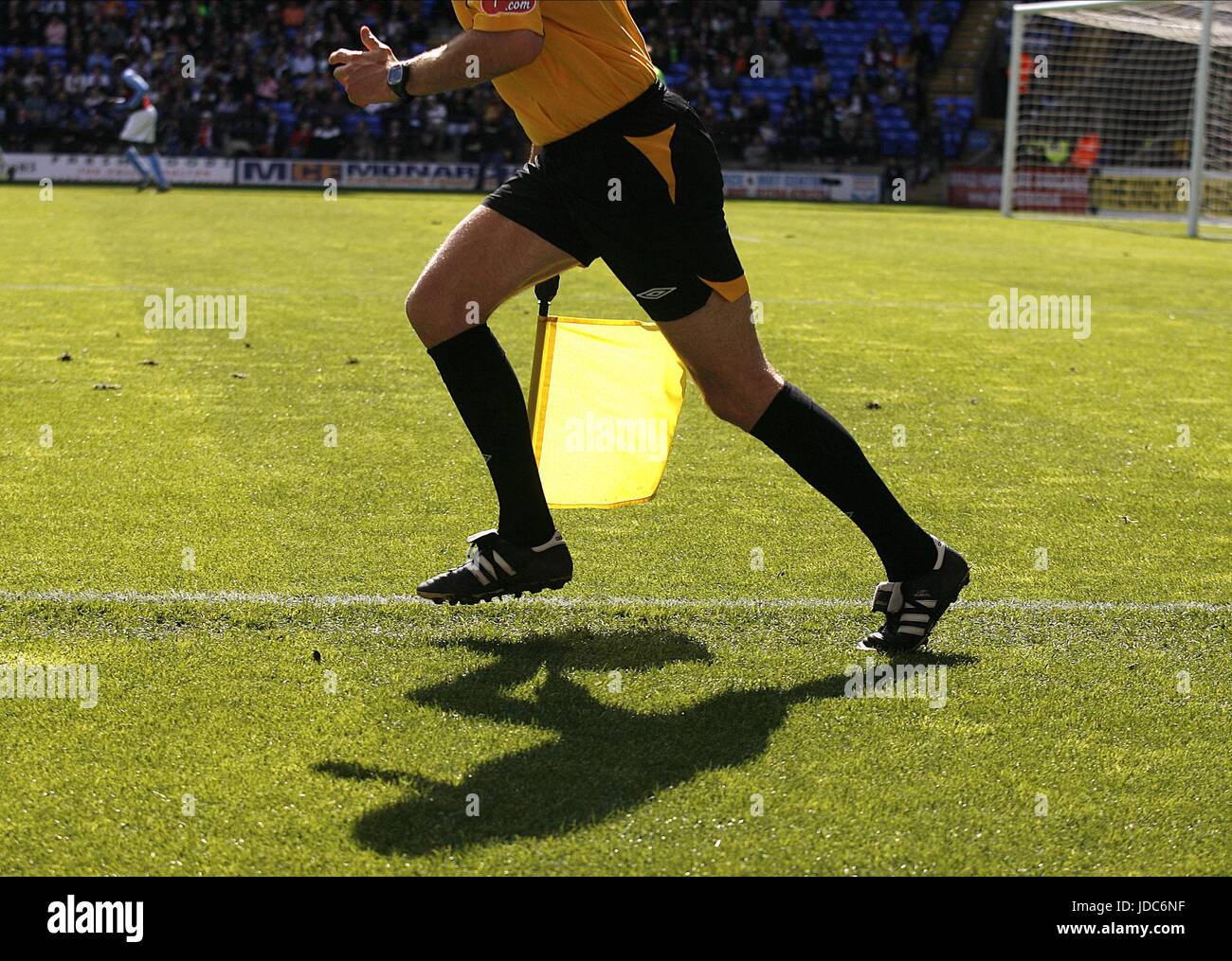 Football linesman hi-res stock photography and images - Alamy