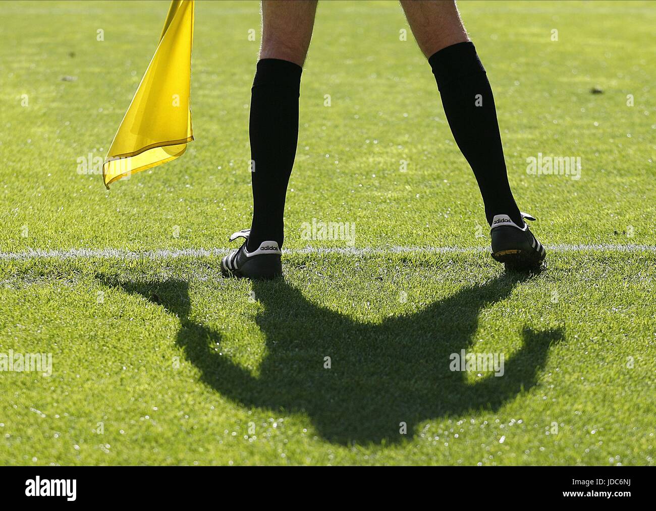 Football linesman hi-res stock photography and images - Alamy